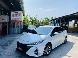 Toyota Prius PHV二手價格行情及中古車買賣-8891汽車
