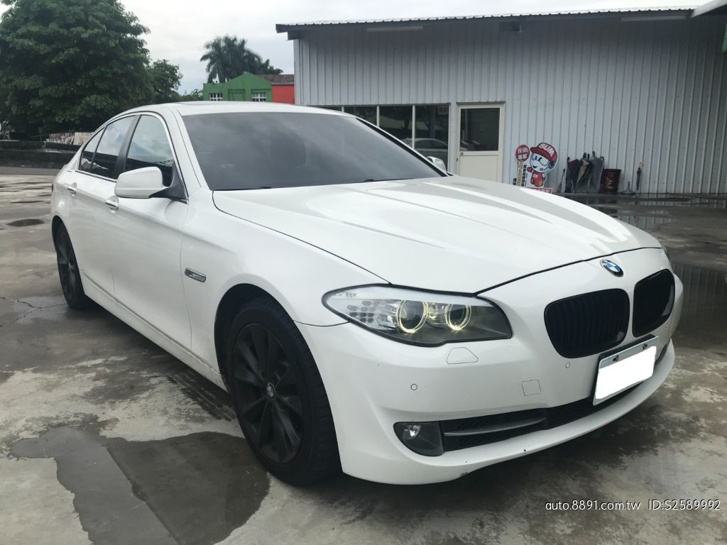 嚴選專區 - BMW/寶馬 5-Series Sedan-天窗 雙電動椅 HID頭燈 白車黑內裝 買車不求人 輕鬆貸回家