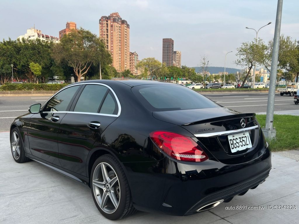 Mercedes-Benz/ eʿ C-Class Sedan-2015年C300 AMG CarPlay 全景 安卓機大螢幕 柏林之音