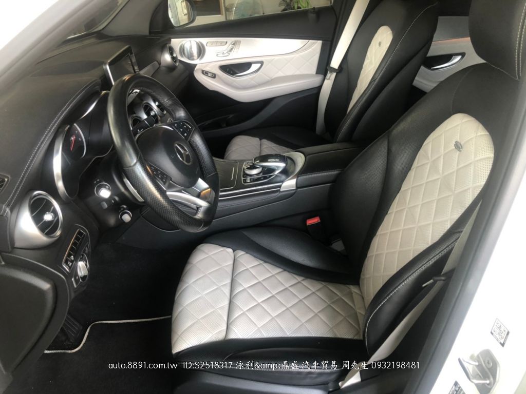Mercedes-Benz/賓士 GLC-史上最精緻漂亮的內裝 迷死人了 選配了最厲害的Designo黑白雙色內裝